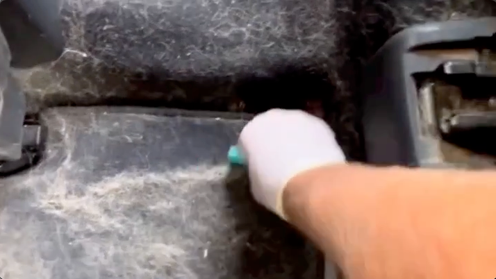 Uproot Cleaner Mini™ - Portable Lint Remover